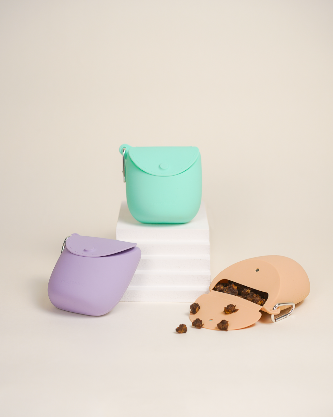 Clamshell Treat Pouch – fuzzy folks